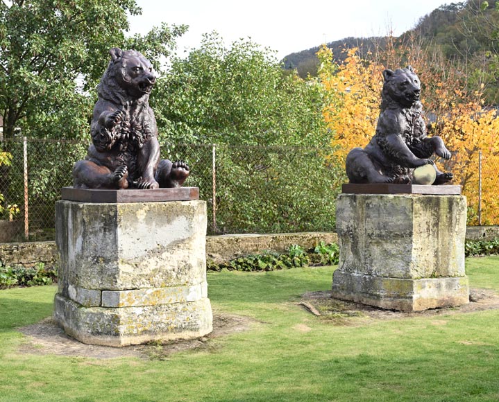Joseph Simon Volmar (Berne, 1796-1865), Paire d'Ours en fonte de fer ...