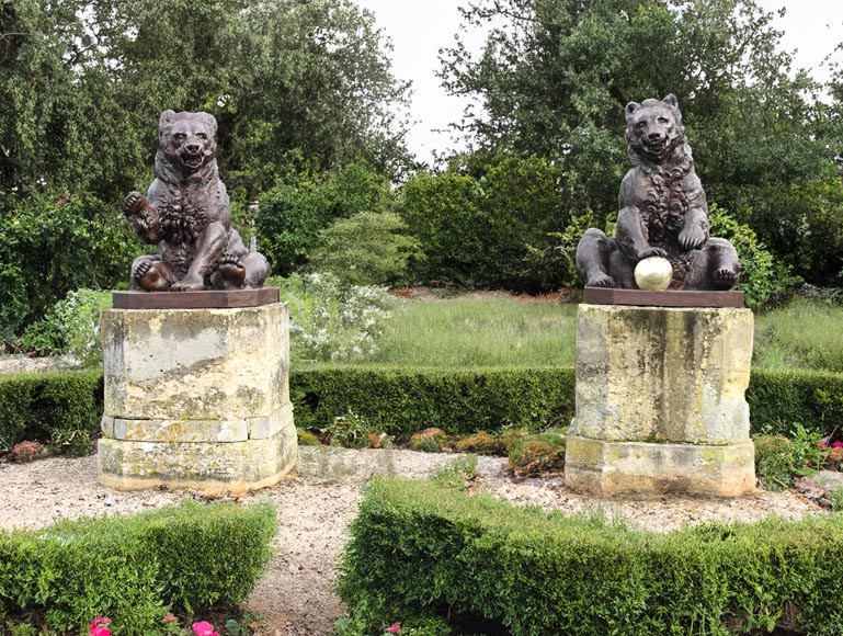 Joseph Simon Volmar (Berne, 1796-1865), Paire d'Ours en fonte de fer ...