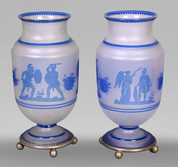 Jacques Louis KESSLER, Paire de vases gravés d’un décor néo-grec grâce ...