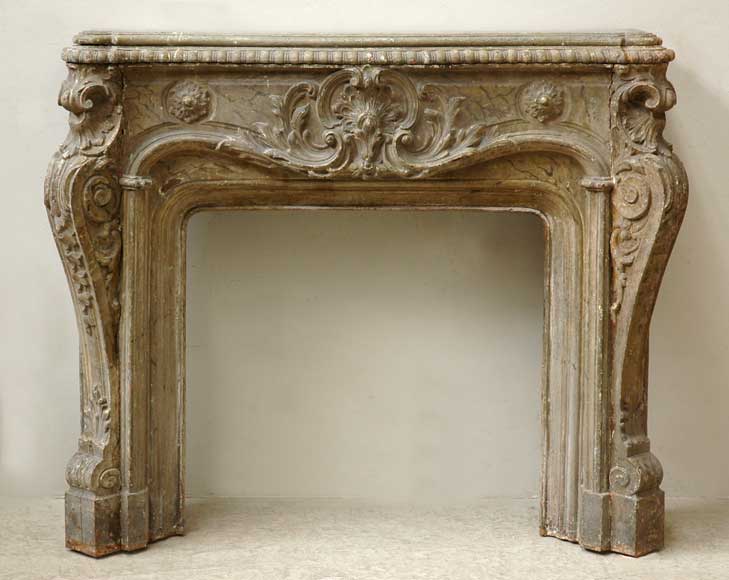 Rare cheminée ancienne en fonte avec plateau en chêne - Grès-fonte