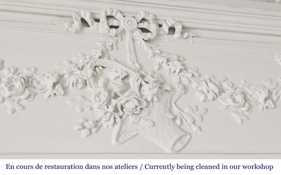 Trumeau de style Louis XVI décoré d'un panier fleuri - Glaces, miroirs ...