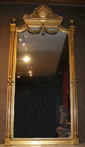 Trumeau en bois doré à colonnes - Glaces, miroirs et trumeaux